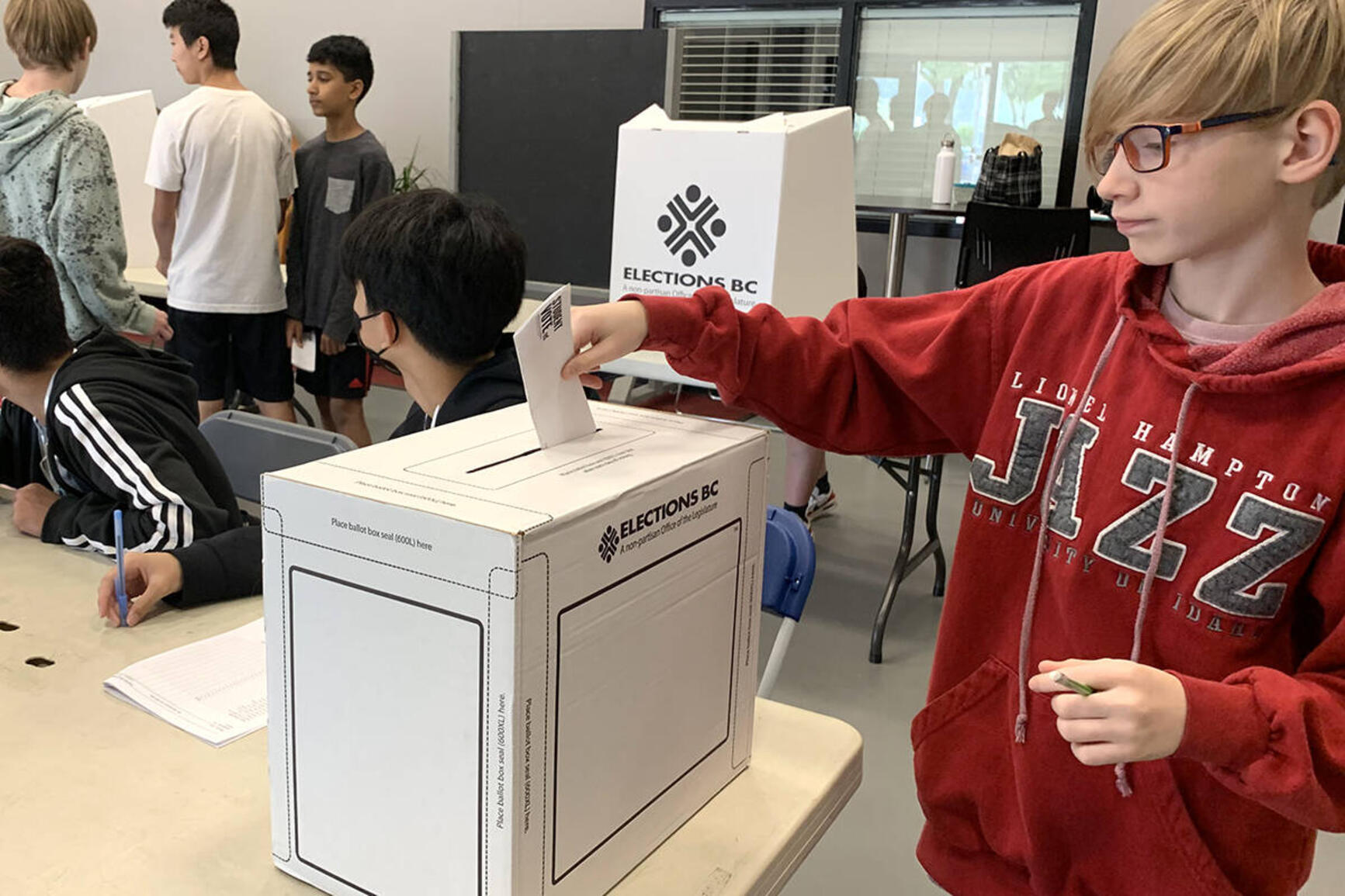 Abbotsford students make their mark on election day | Abbotsford Middle